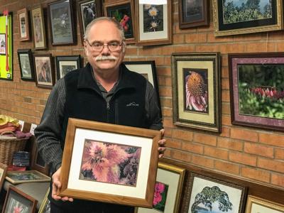 Holmen artists melds modern imaging with classic art