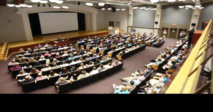 Gow touts UW-L's expansion in All-University Address