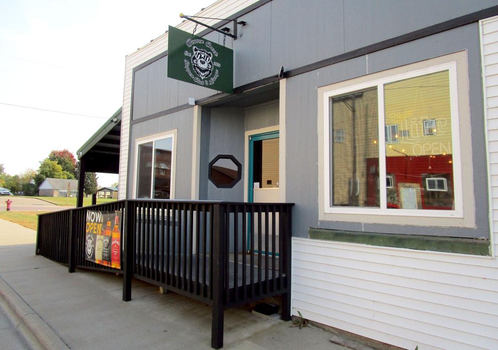 New Ettrick supper club, mall indoor playground open; Burlington ready ...