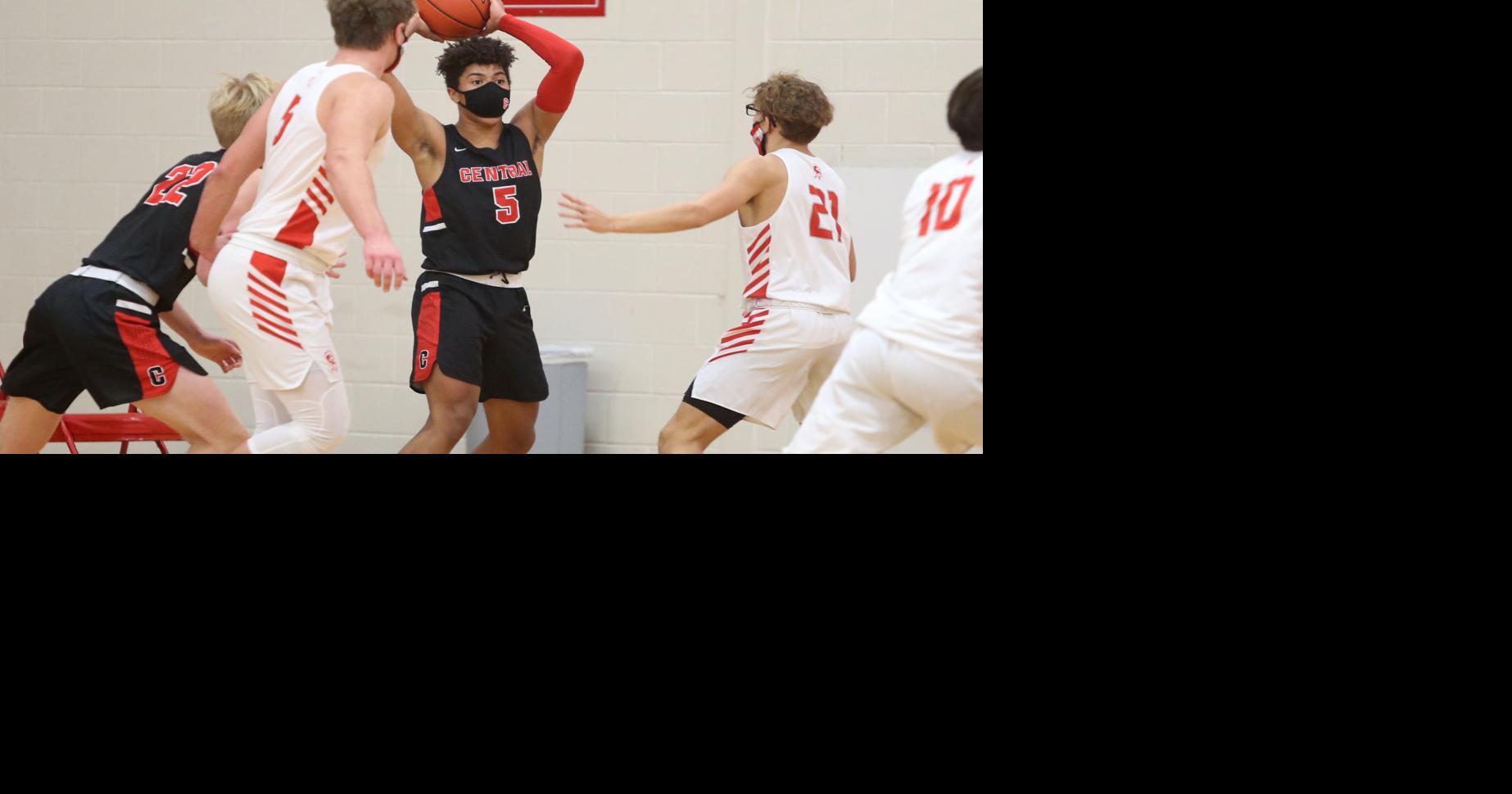 Devon Fielding's big second half helps La Crosse Central boys blow by Logan