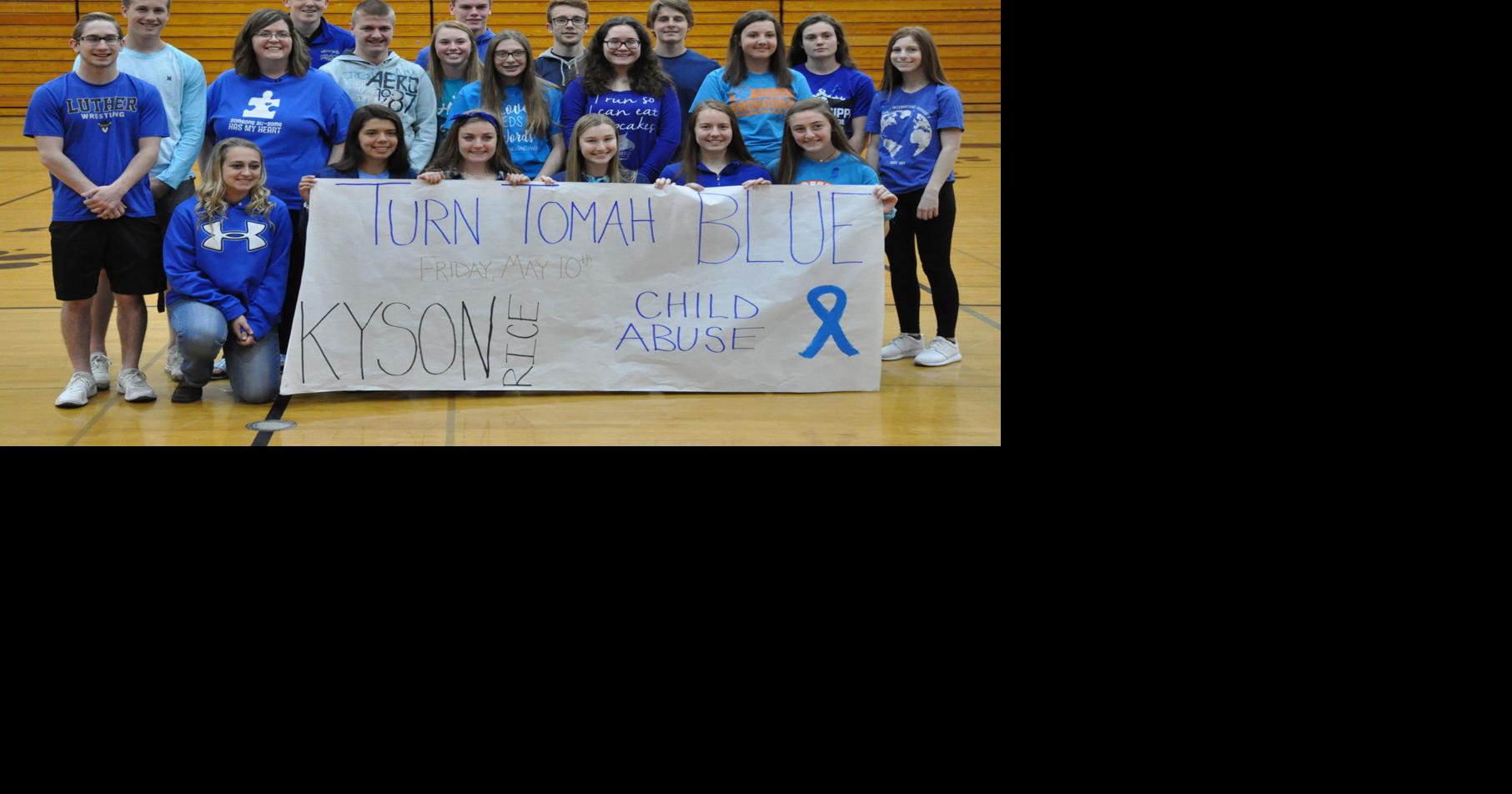 Tomah High School students 'turn Tomah blue' to honor young Kyson Rice