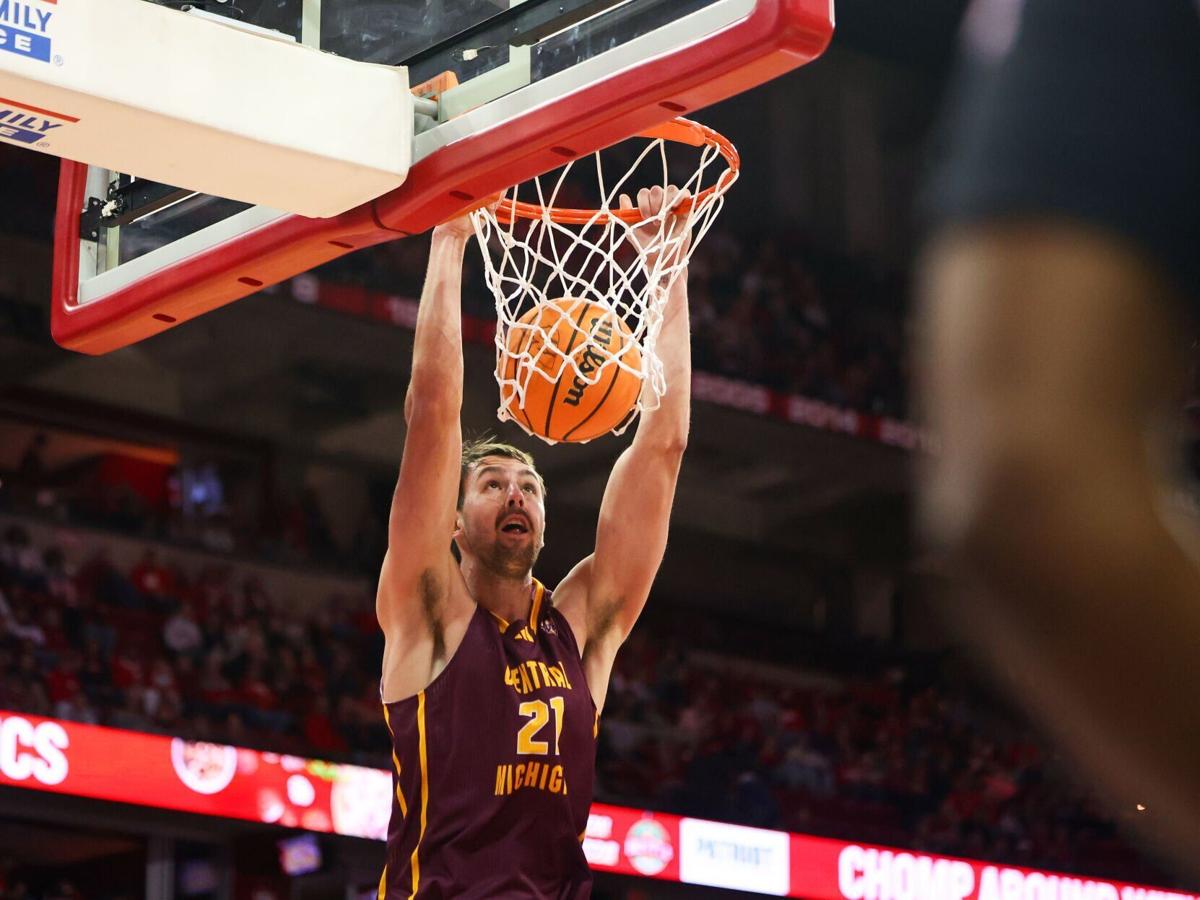 Photos: Wisconsin men's basketball hosts Central Michigan at Kohl Center