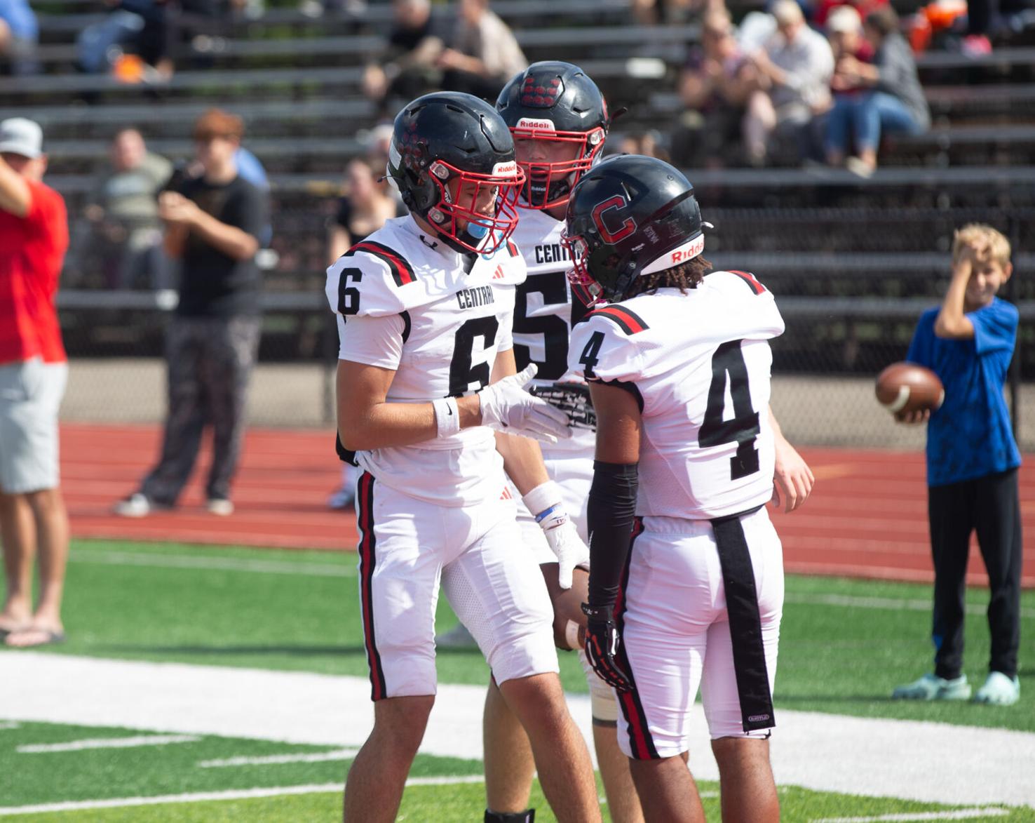 La Crosse area high school football scores for Week 6