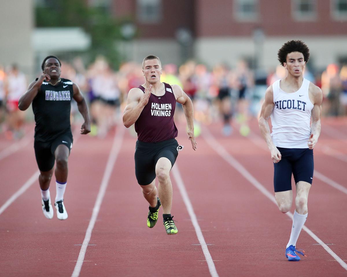 Division 1 boys: Holmen's Seth Holden begins with 100 medal