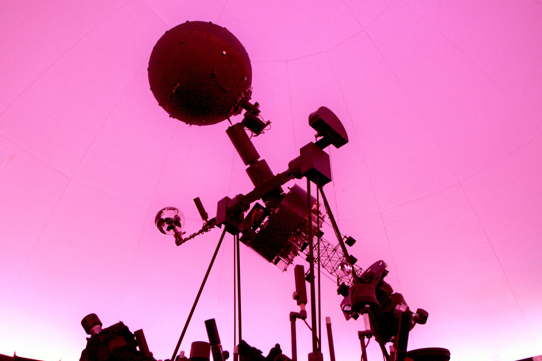 'AstroDad' sends off UW-La Crosse planetarium in a supernova