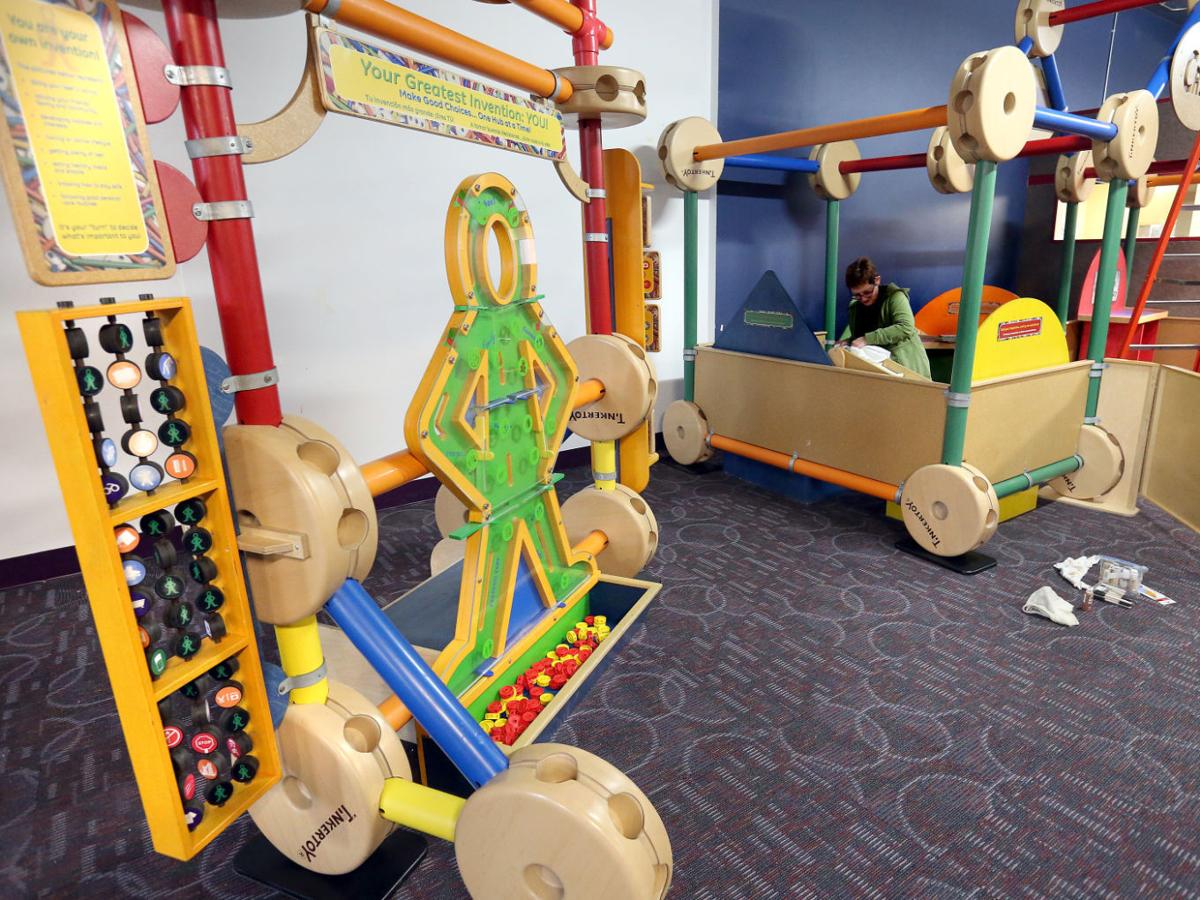 Huge Tinkertoys let visitors build, play at children's museum ...
