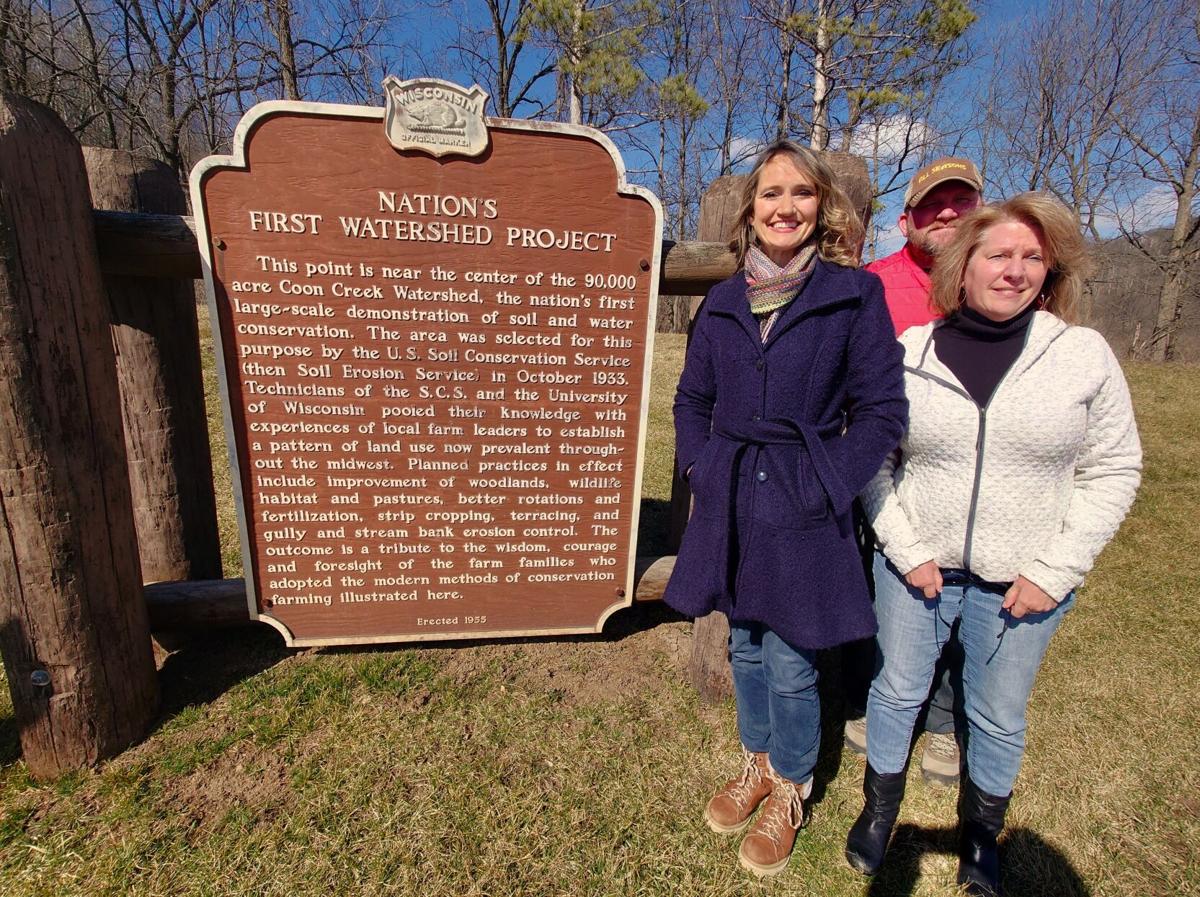 RFD-TV star Mollie B tours watersheds ahead of performance at Coon ...