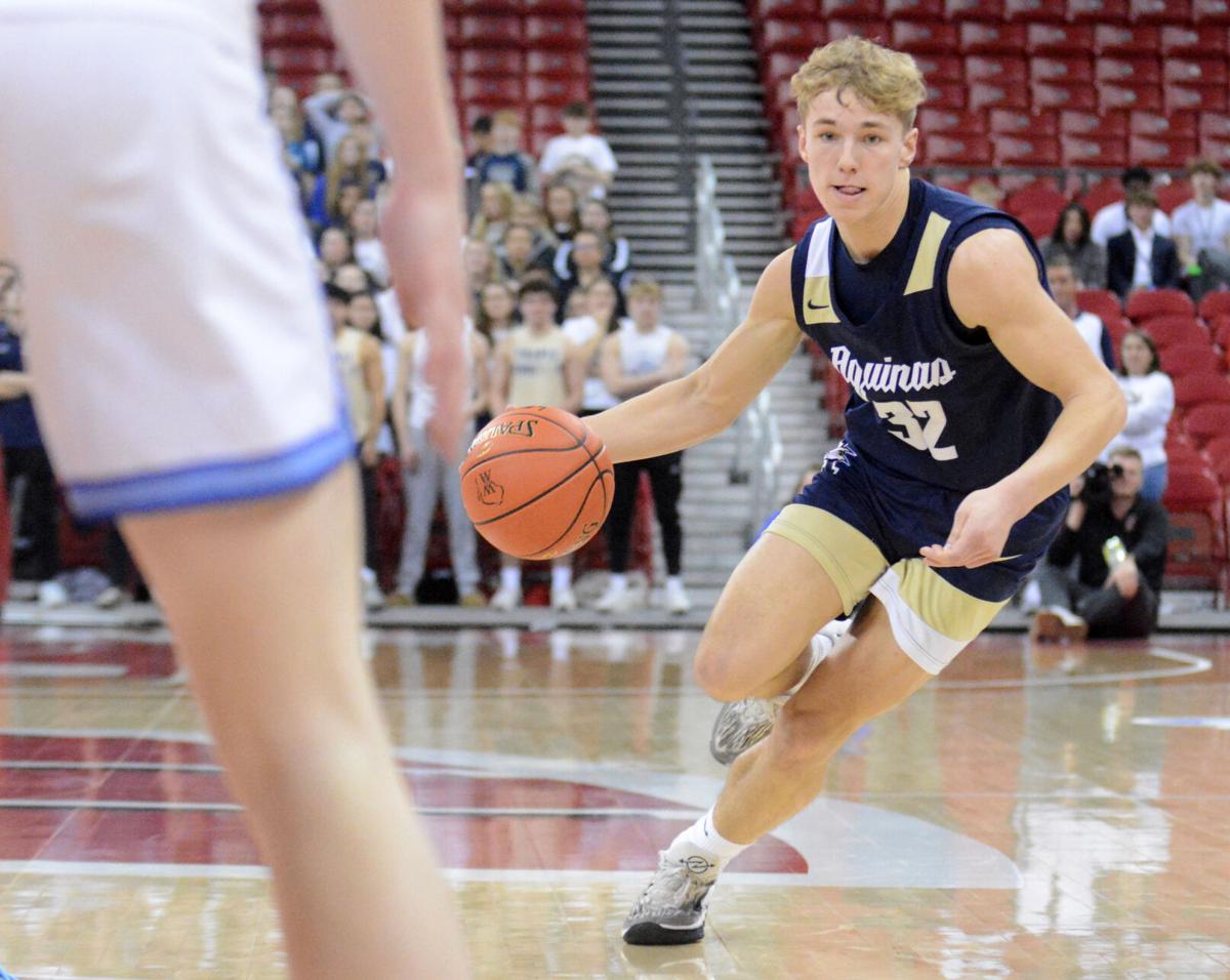 La Crosse Aquinas boys basketball headed to WIAA title game