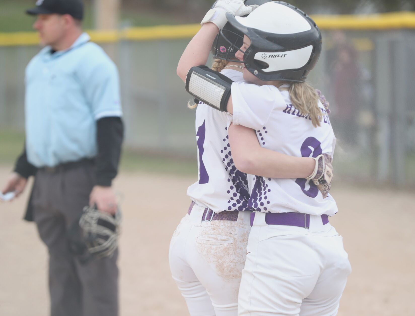 High school softball roundup: Holmen, La Crosse Aquinas post big MVC ...
