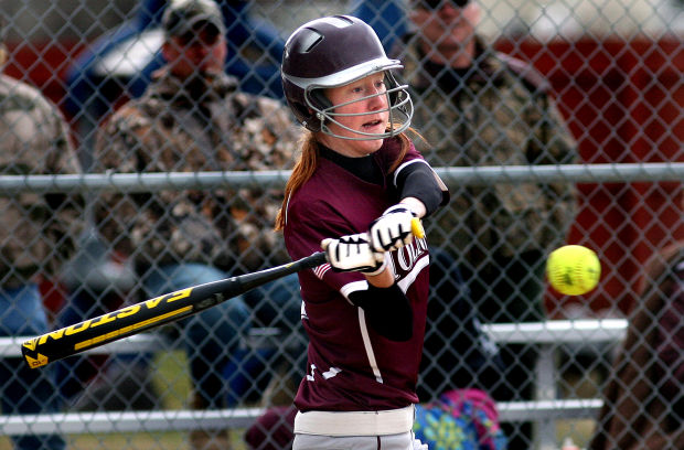 Vikings top Aquinas in girls softball