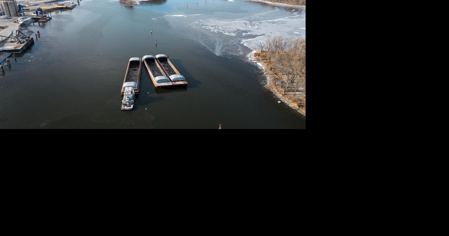 Last barge leaves St. Paul, marking end of shipping season on upper ...