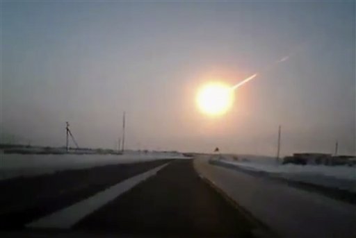 Fiery meteor explodes over Russia; 1,100 injured