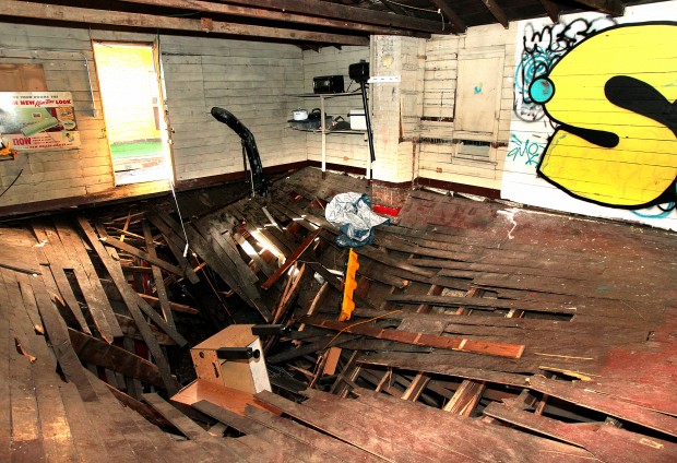 Actual catastrophic floor (2012) : r/CatastrophicFailure