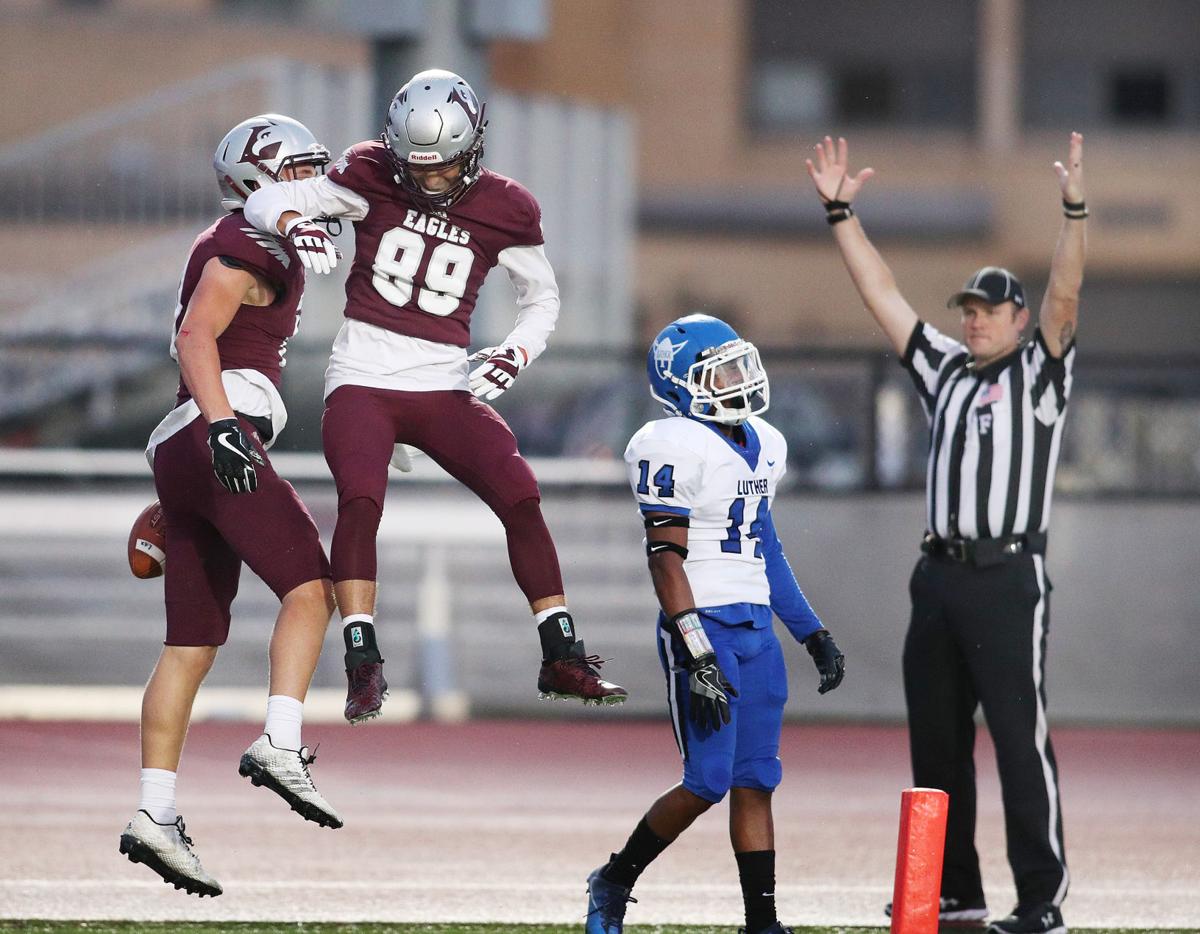 UW-La Crosse football: Eagles show promise in opener