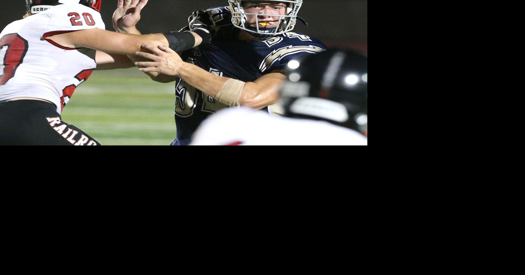 WIAA football: Willenbring brings nice and nasty to Blugolds