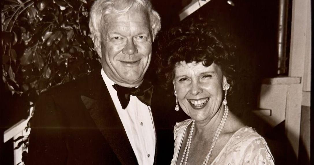 The Extensive Collection: Andrew Jones Auctions honors Fritz and Lucy ...