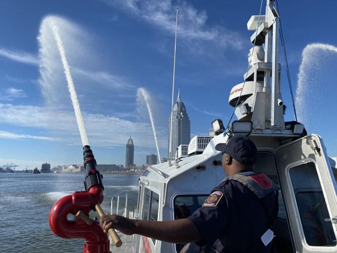 MFRD unveils $1.25 million fire boat | News | lagniappemobile.com