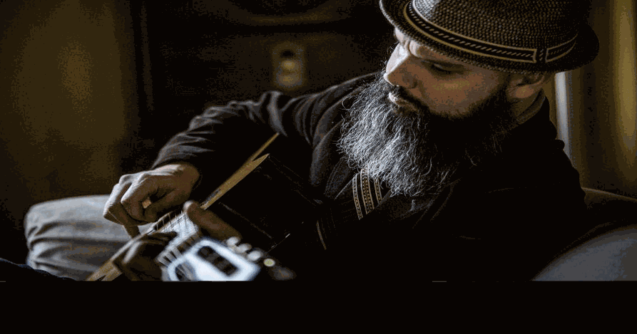 Coastal singer-songwriter carving a solo path | | lagniappemobile.com