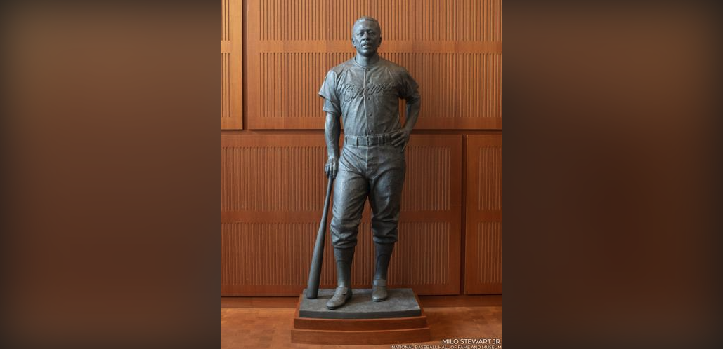 Aaron statue unveiled at Hall of Fame | Sports | lagniappemobile.com