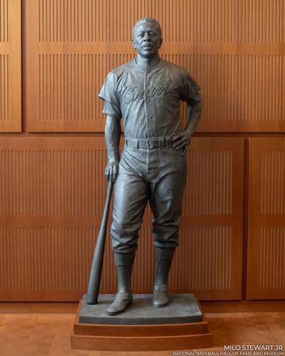 Aaron statue unveiled at Hall of Fame | Sports | lagniappemobile.com