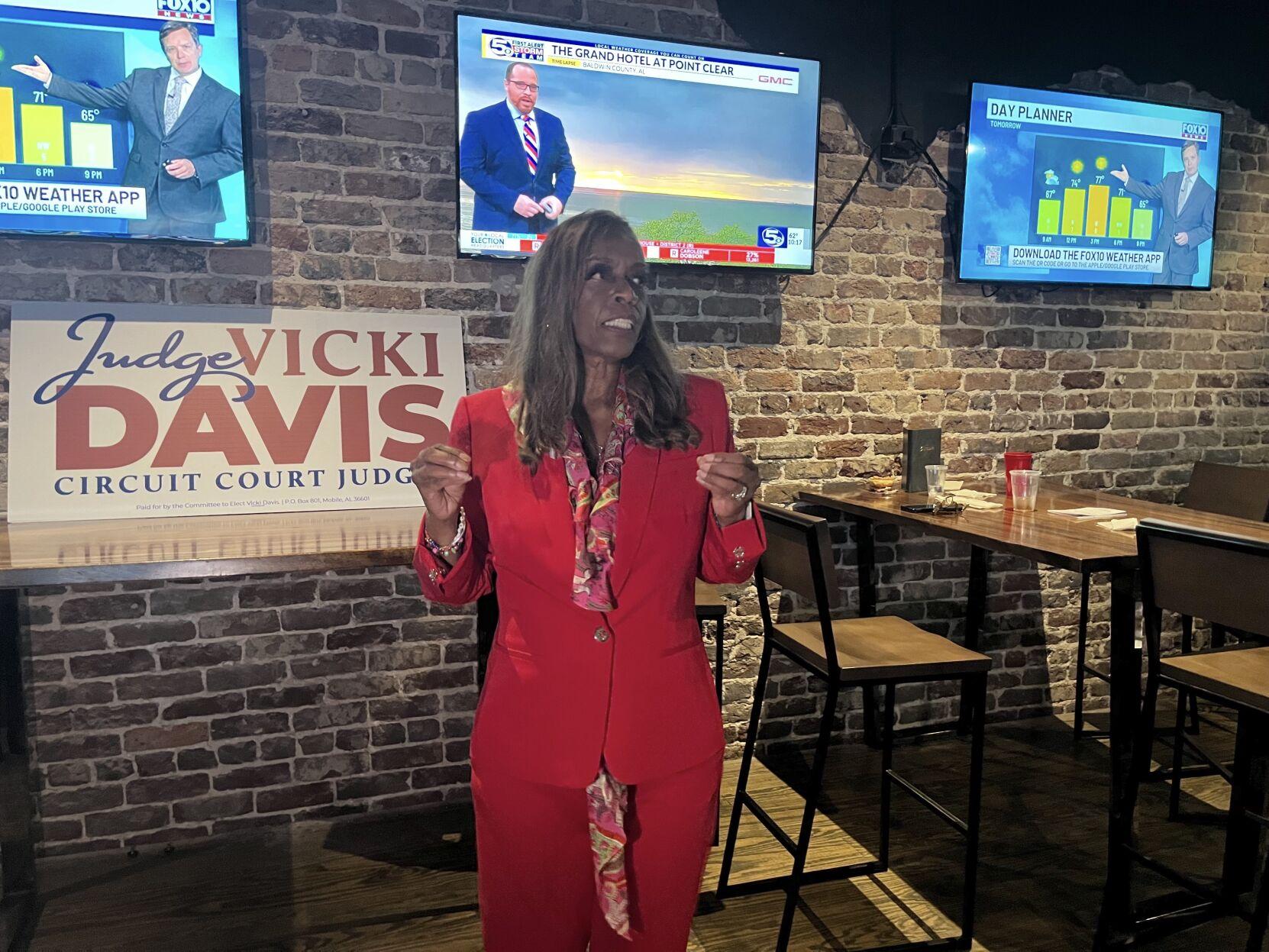 Davis edges out Callaghan to secure Circuit Judge seat | Mobile County | lagniappemobile.com