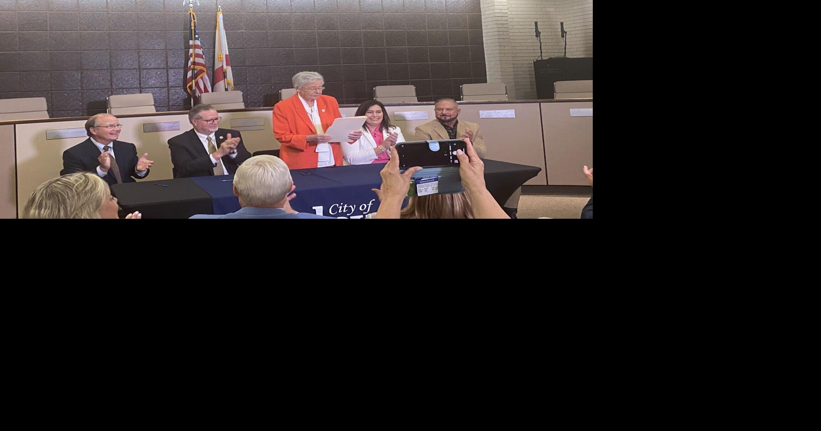 Ivey, local officials commemorate sale of Foley Beach Express bridge ...