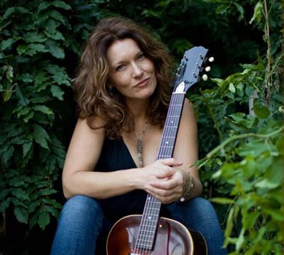 Lisa Mills changing again with re-release of 9-year-old album | Music ...