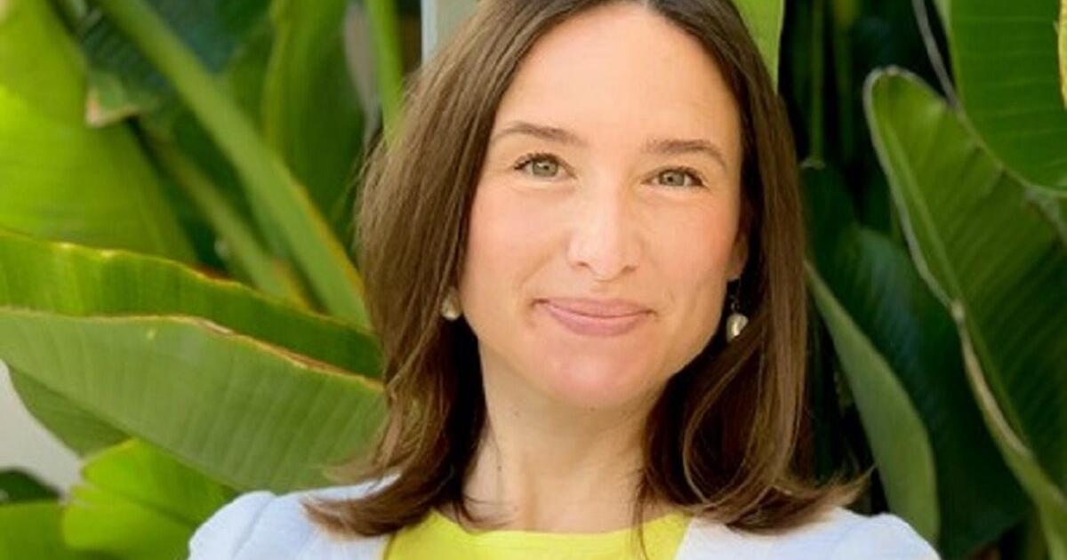 10 Minutes With … Julie Perlin Lee | People & Places | lagunabeachindy.com