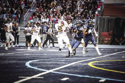 Sports Update: Breakers football survives SAMOHI 21-9 | Sports ...