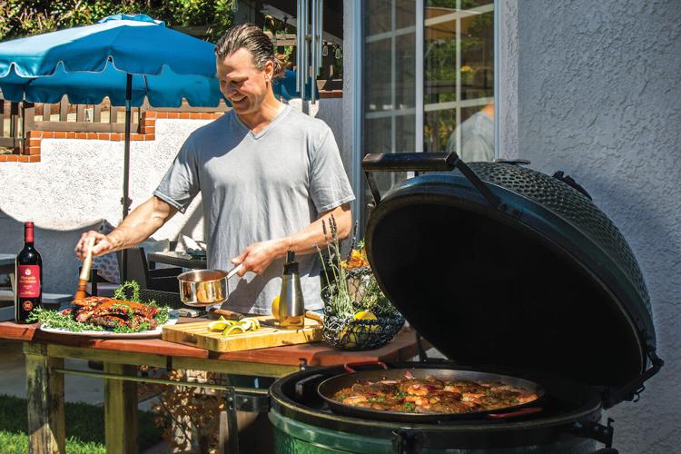 A Chef’s Outdoor Oasis | Home & Design | lagunabeachindy.com