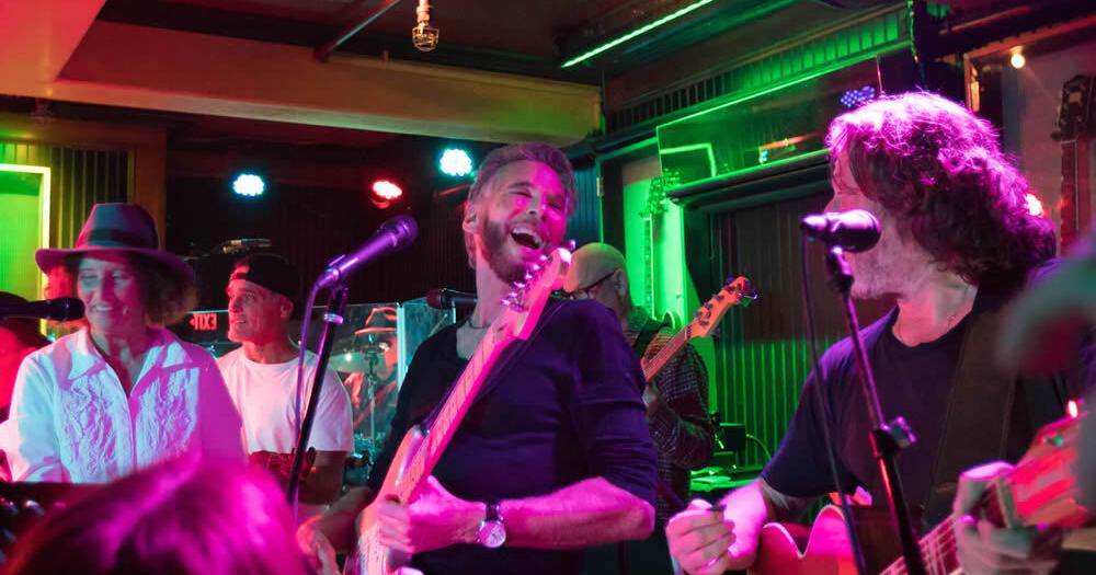 Loggins Sits in With 133 Band | Arts | lagunabeachindy.com