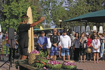 Paddle-Out Pays Tribute to Surf Icon | News | lagunabeachindy.com