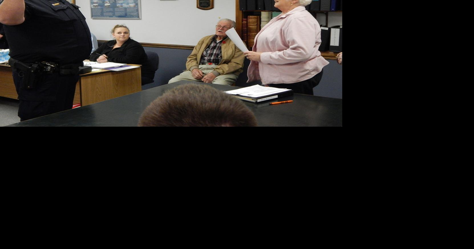 Grindle sworn in as new Lakeview Police Chief | News | lakecountyexam.com