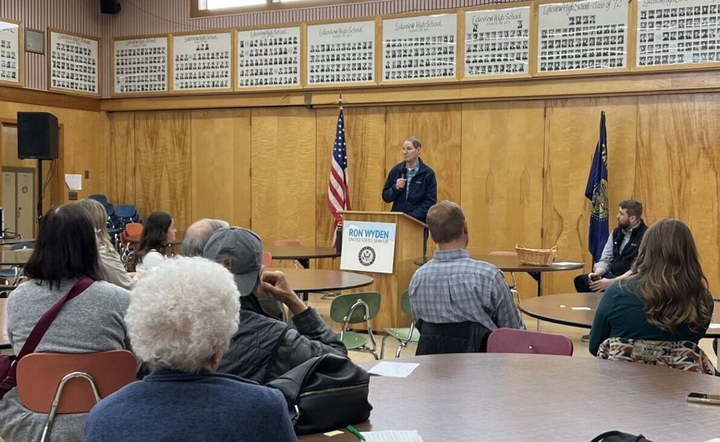 Sen. Ron Wyden announces Lake County town hall | | lakecountyexam.com