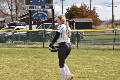 Lady Honkers split twin bill with Brookings-Harbor | Game ...