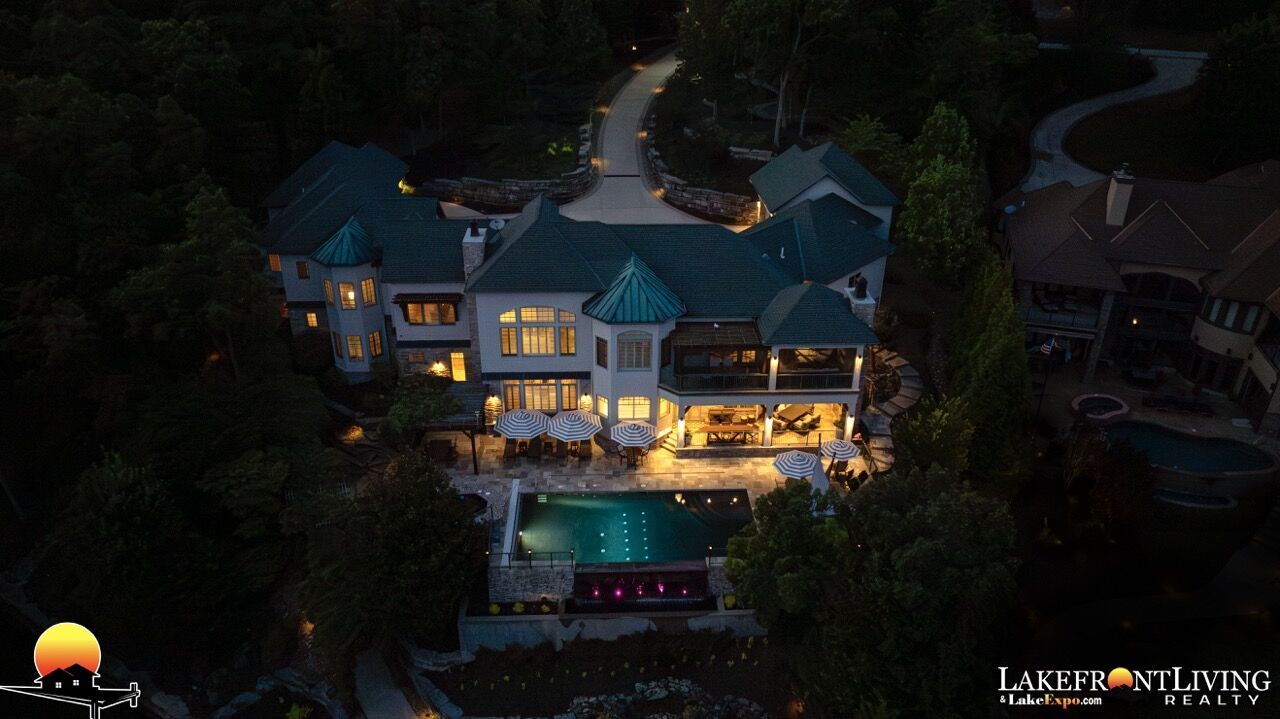 Stunning Architecture: This Exquisite $6.5M Lake Of The Ozarks Estate ...