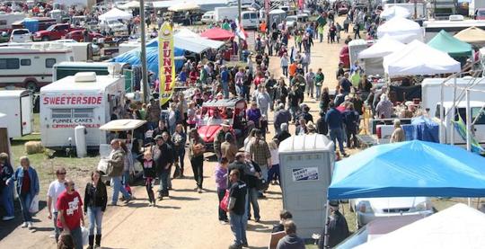 Jacob's Cave Fall Swapping Days | Family Friendly | lakeexpo.com