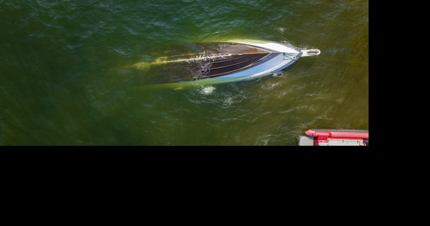 Boat Stuck On Underwater Ridge Sinks, Owner Reportedly Abandons It ...