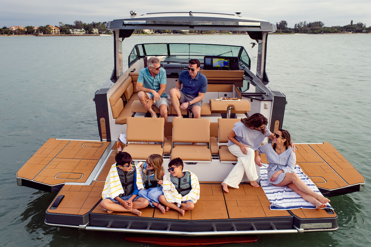 Huge Boat Deals! Save Up To $468,000 On 2024 Models At MarineMax, While ...