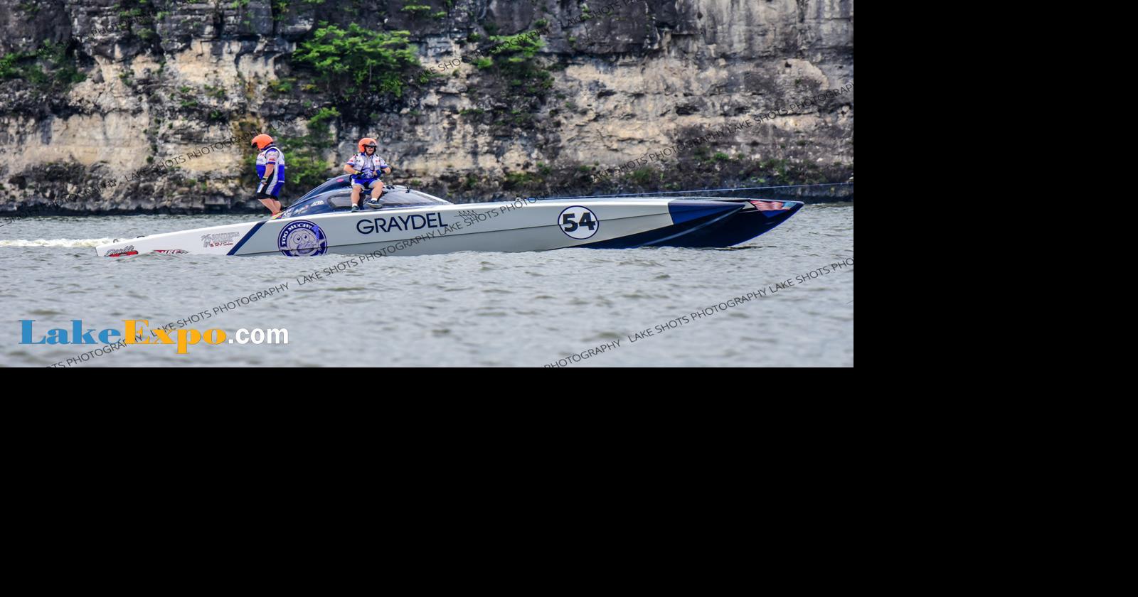VIDEO: Boat Spins Out During Shootout Offshore Races | Boat Crashes ...
