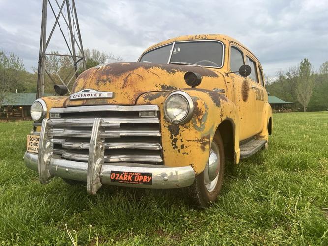 A Legendary Lake Of The Ozarks Sign Is Restored: The Crowned Hillbilly ...