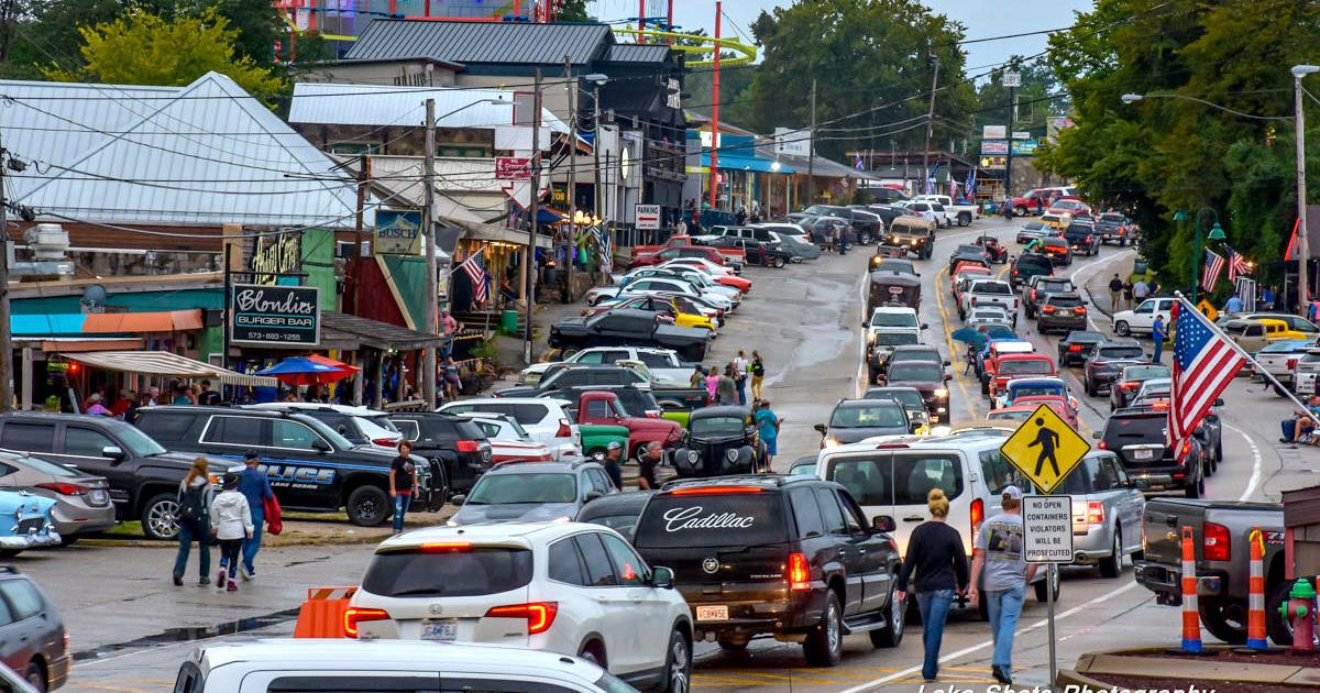 Magic Dragon Car Show + Hot Summer Nights! Classic Cars Fill The Lake ...