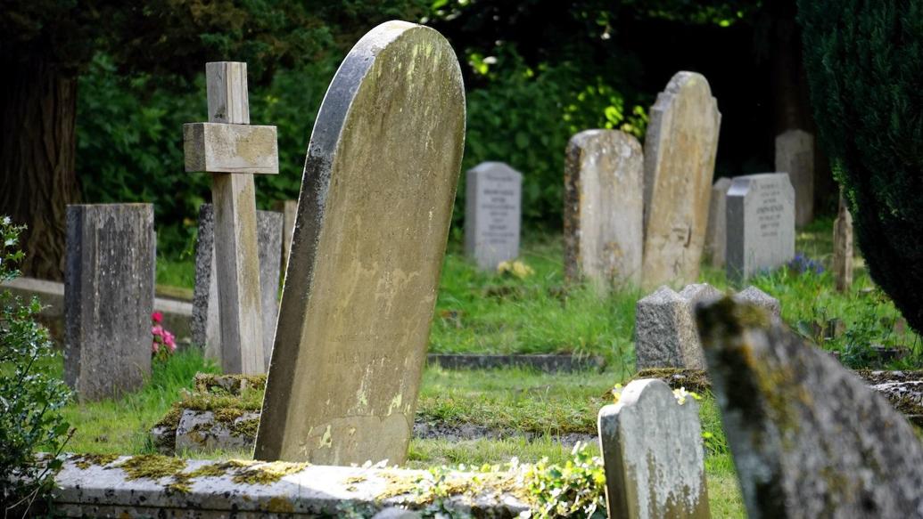 Are There Graves Beneath Lake Of The Ozarks? Here's Where To Find ...