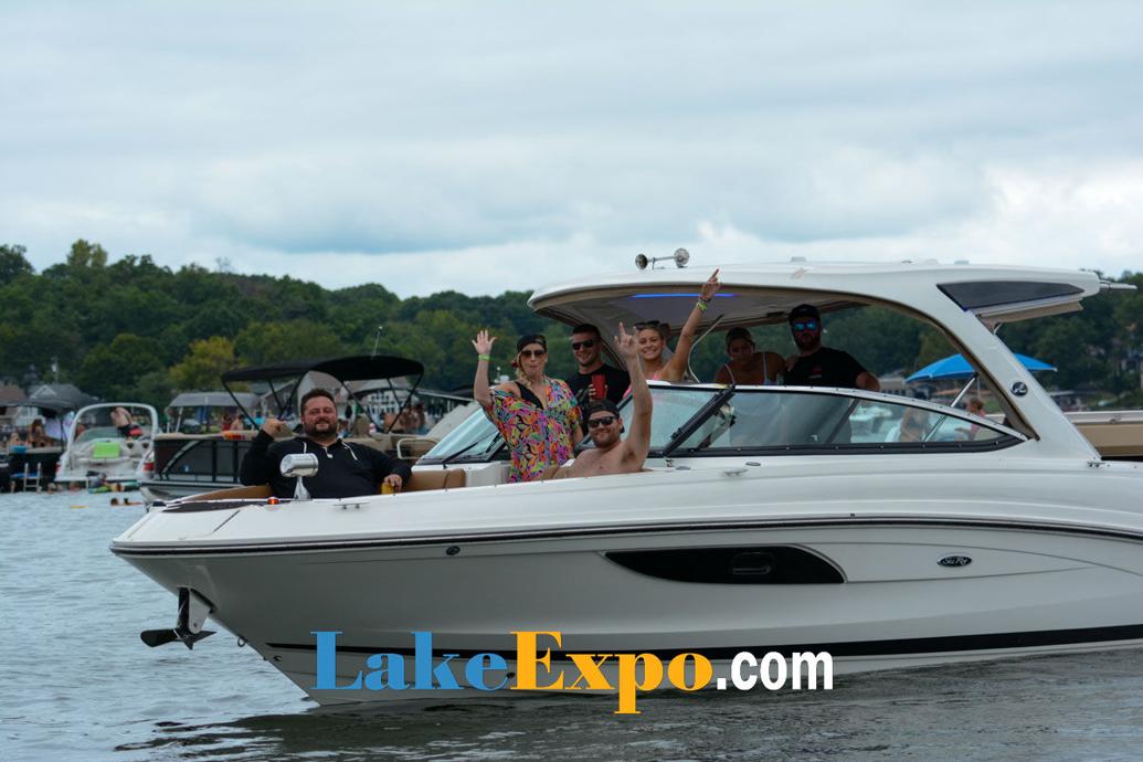 Shootout Crowd Shots! Lake Of The Ozarks' Biggest Party On The Water [GALLERY II] | Shootout ...