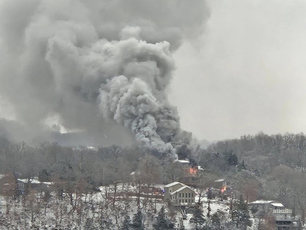 Massive Fire Destroys Home On Lake Of The Ozarks, Witness Reports ...