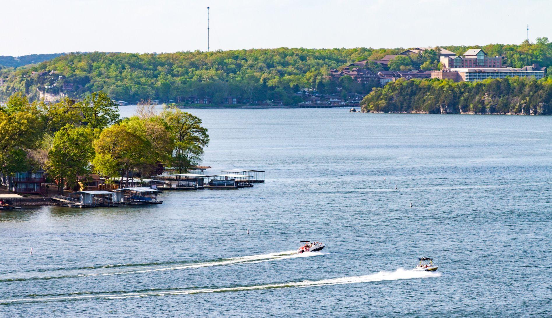 Spring Boater's Guide to Lake of the Ozarks Restaurants & Bars ...