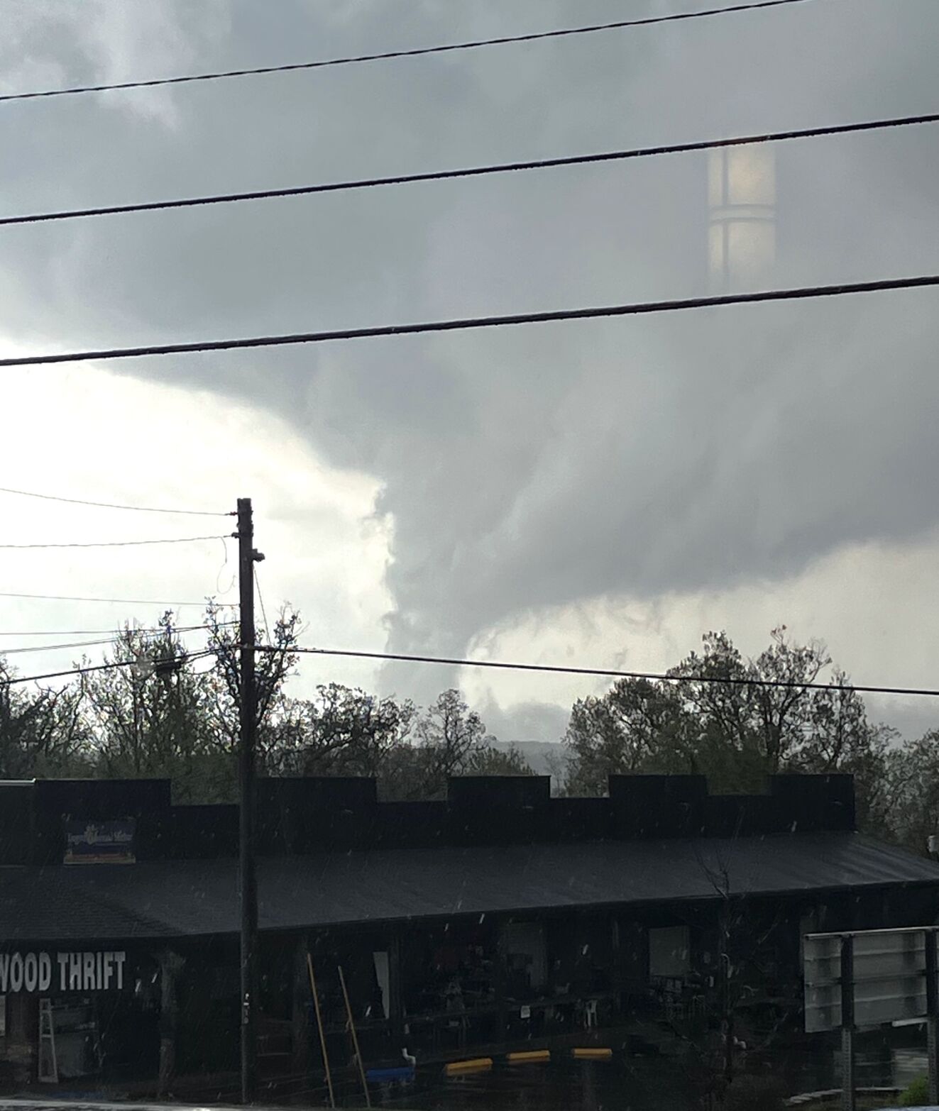 Possible Tornado Spotted Near Camdenton As Lake Of The Ozarks Battered ...