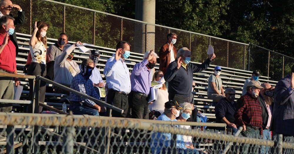 Eaton's Ferry Estates residents take Chateau developer to task | News ...