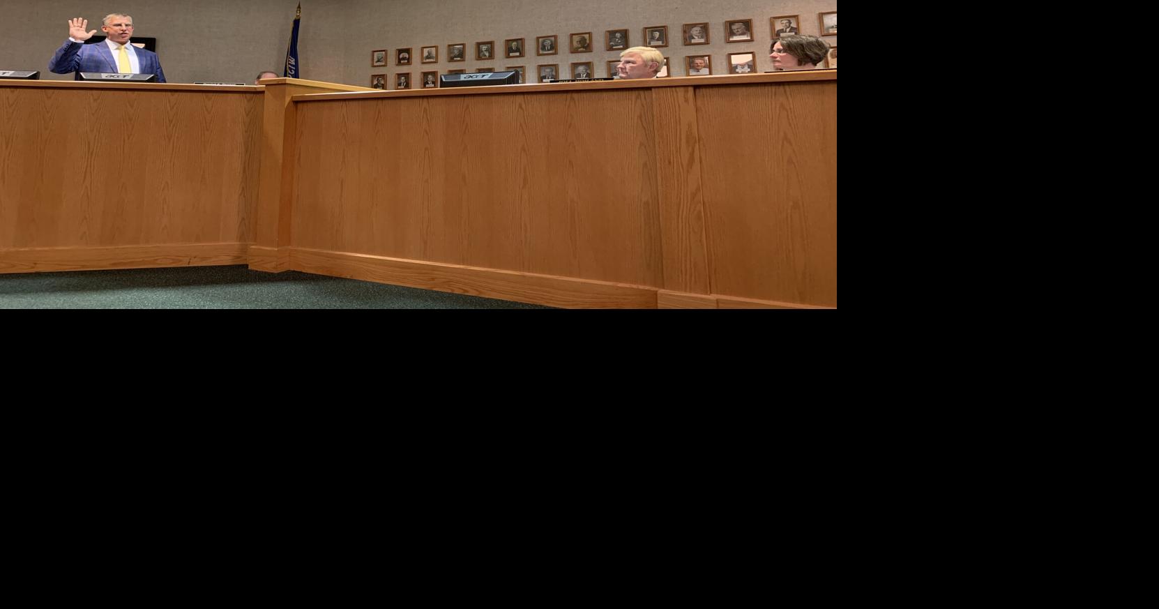 Lake Geneva swears in new mayor and council members