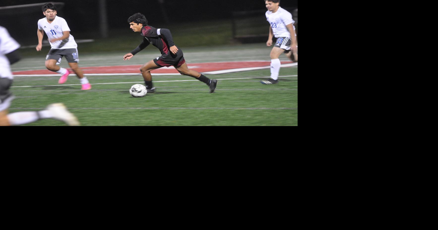 Badger soccer dominates in Regional, cruises to victory